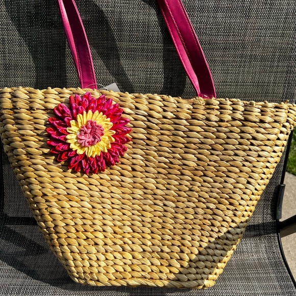 Bags | Straw Purse Pink Handle Flower Detail | Poshmark